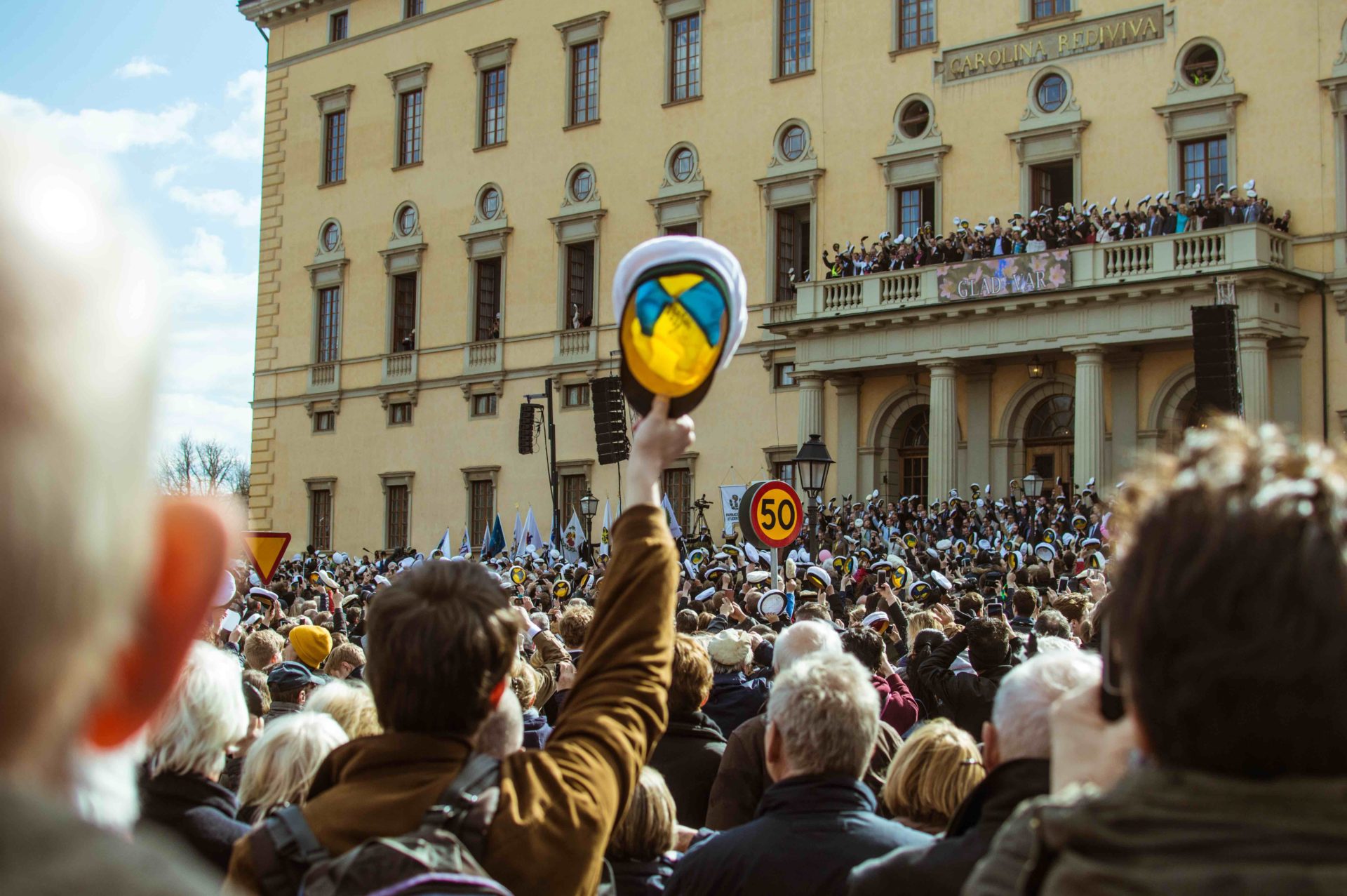Valborgsfirande väcker oro i Sverige trots att det är inställt för i år ...